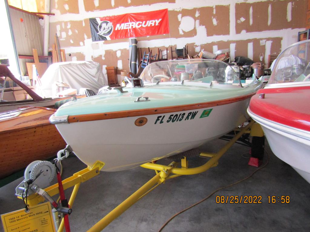14 Feet 1959 Bowman fiberglass runabout - 42416 | Antique Boat America
