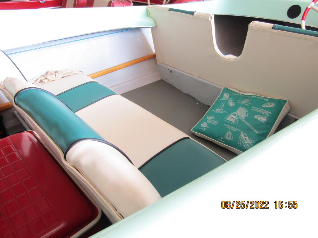 14 Feet 1959 Bowman fiberglass runabout - 42416 | Antique Boat America