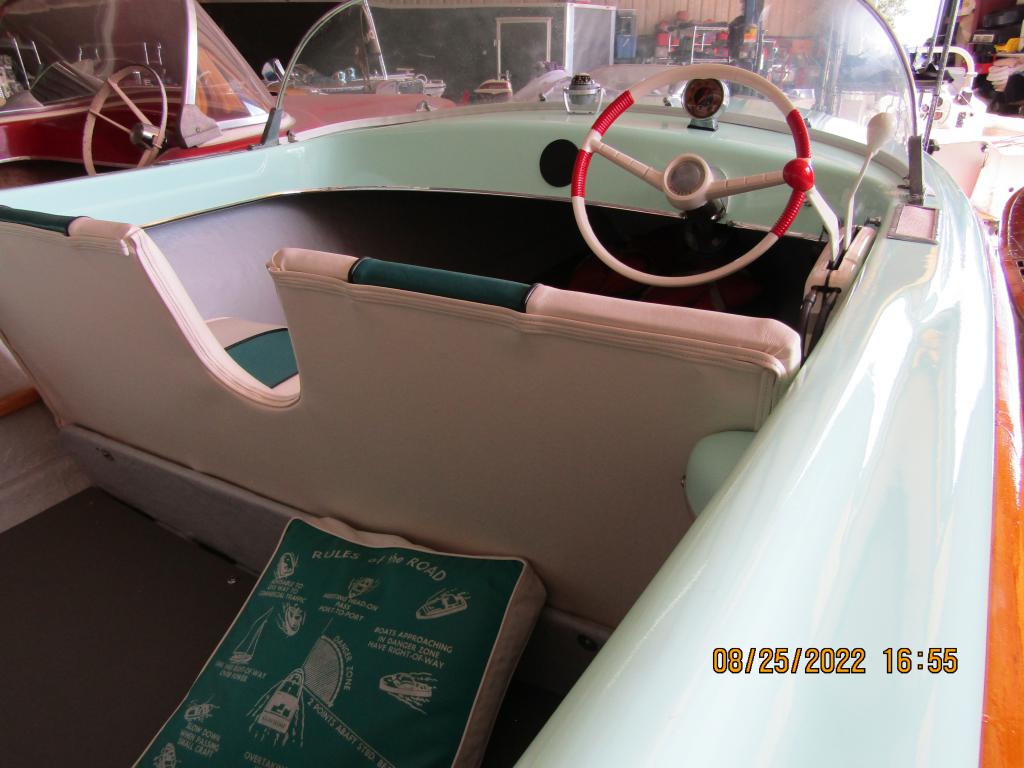 14 Feet 1959 Bowman fiberglass runabout - 42416 | Antique Boat America