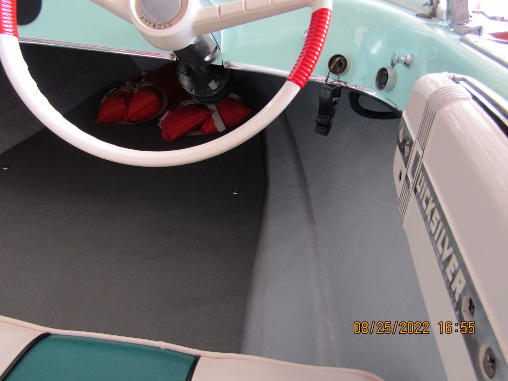 14 Feet 1959 Bowman fiberglass runabout - 42416 | Antique Boat America