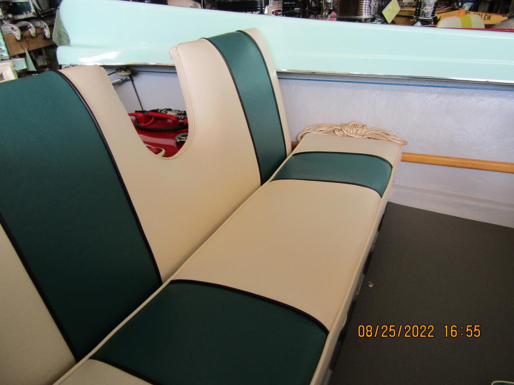 14 Feet 1959 Bowman fiberglass runabout - 42416 | Antique Boat America