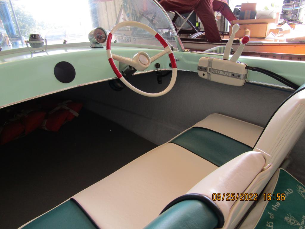 14 Feet 1959 Bowman fiberglass runabout - 42416 | Antique Boat America