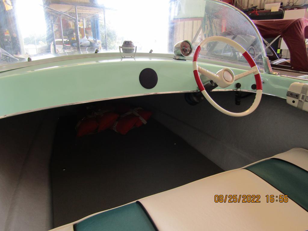 14 Feet 1959 Bowman fiberglass runabout - 42416 | Antique Boat America