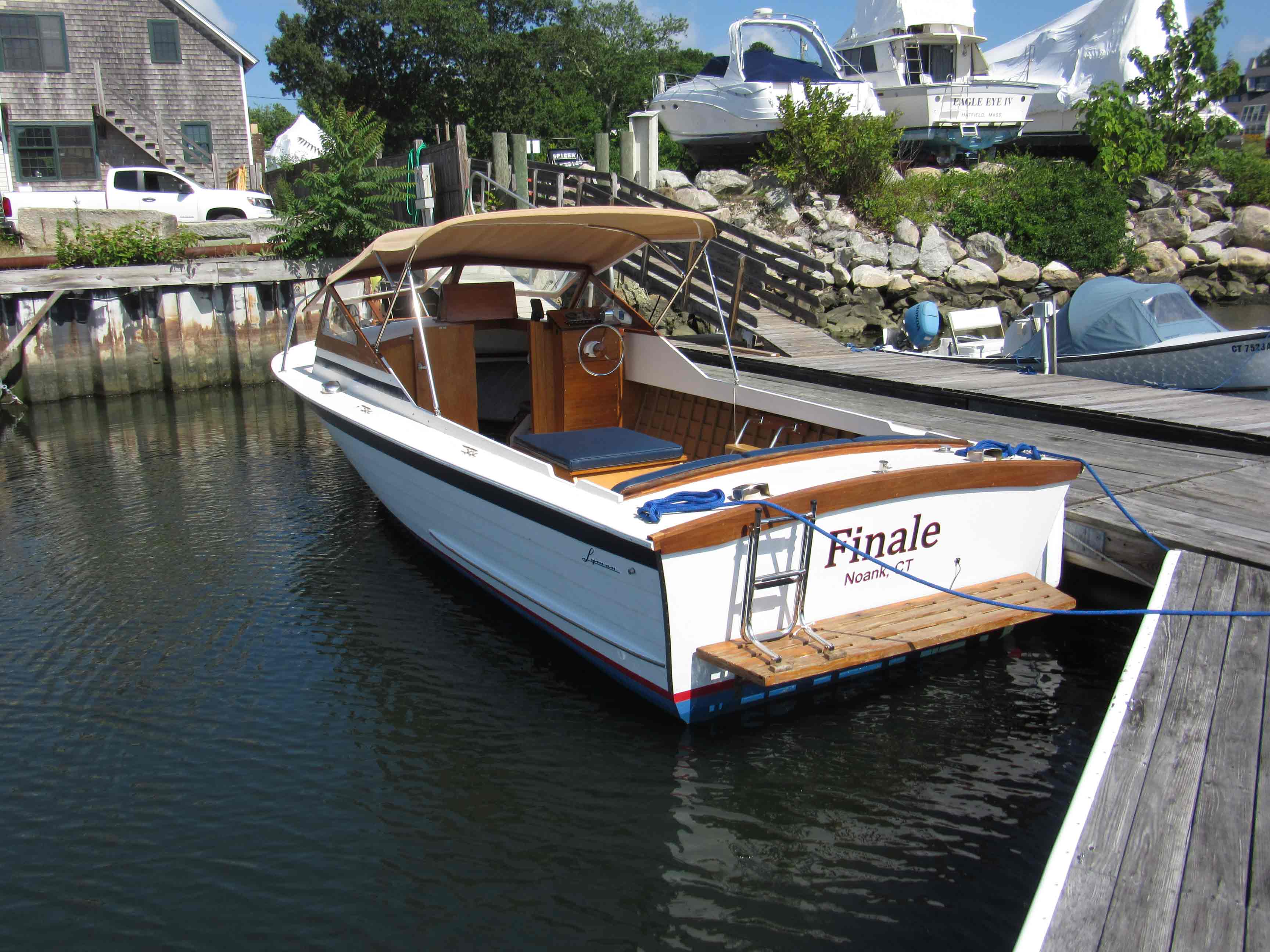 26 Feet Feet 1969 Lyman - 44243 | Antique Boat America