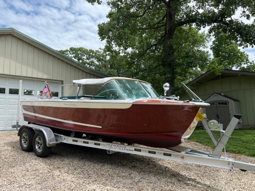 19 feet 1960 Century - 44210 | Antique Boat America