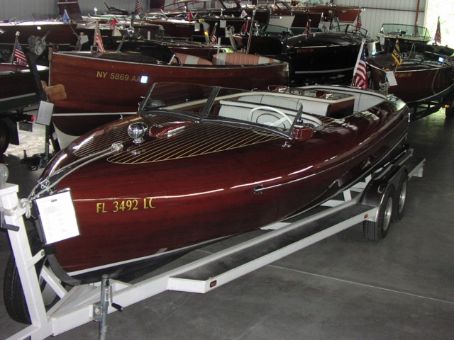 24 Feet 1949 Greavette Streamliner - 28222 | Antique Boat America