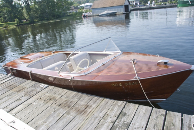 17 Feet 1964 Greavette Runabout - 31059 | Antique Boat America