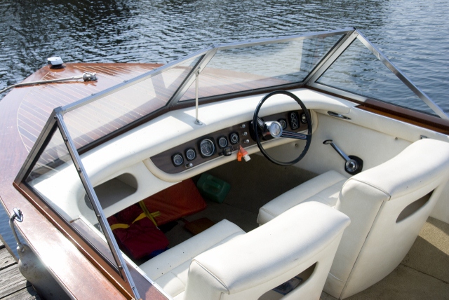 18 Feet 1972 Greavette Runabout - 31060 | Antique Boat America