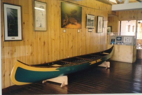 18 Feet 1903 Morris Canoe - 31308 | Antique Boat America